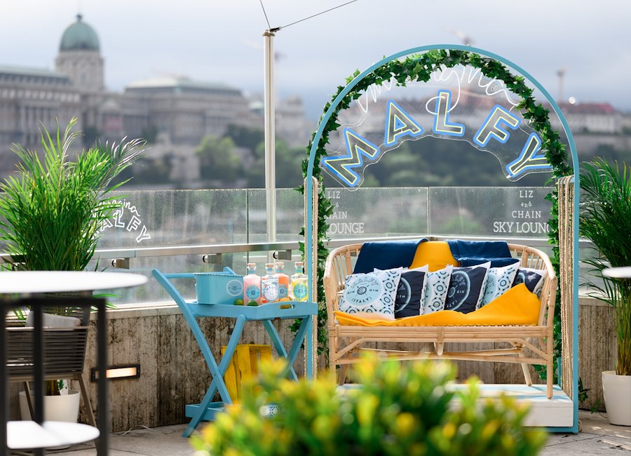 Home [www.lizandchain.com]